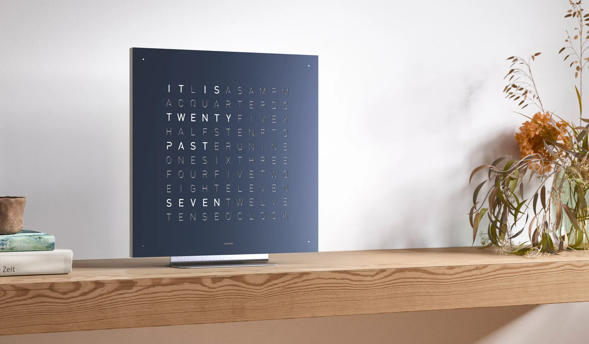 QLOCKTWO EARTH - A tribute to the time and our planet | QLOCKTWO